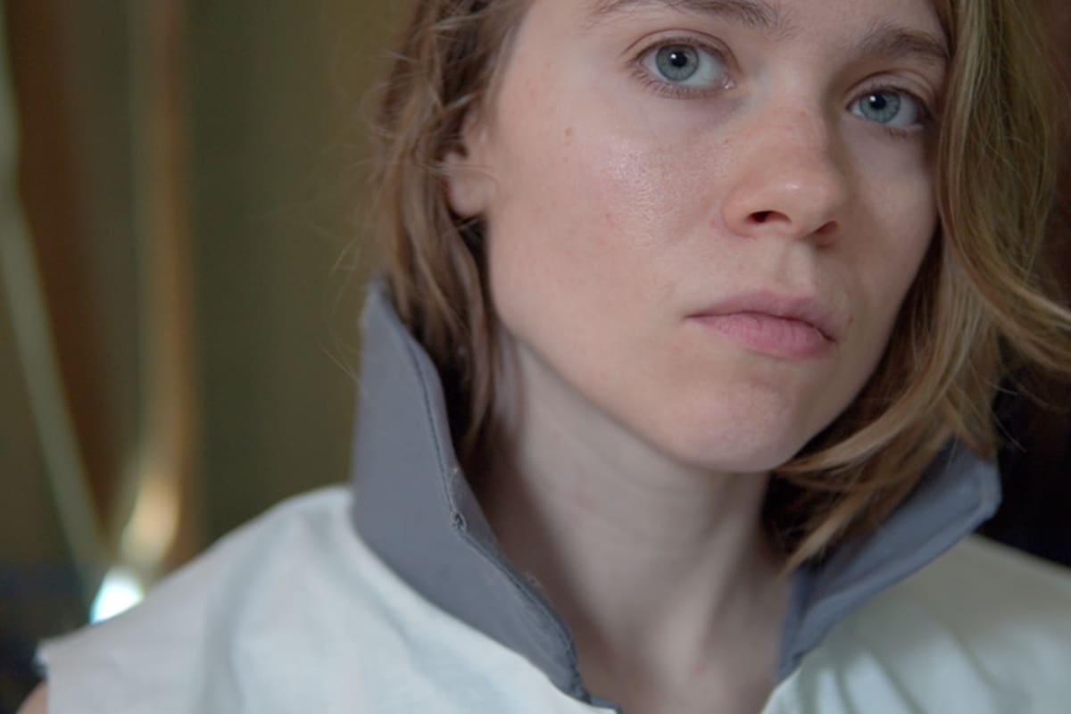 How to Make a Collar Stand Up Like an Anime Character