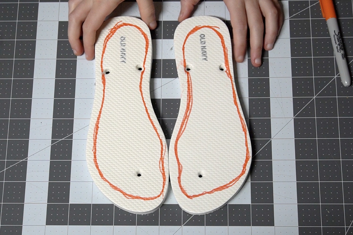 Making Comfortable Invisible Shoes for Barefoot Cosplays