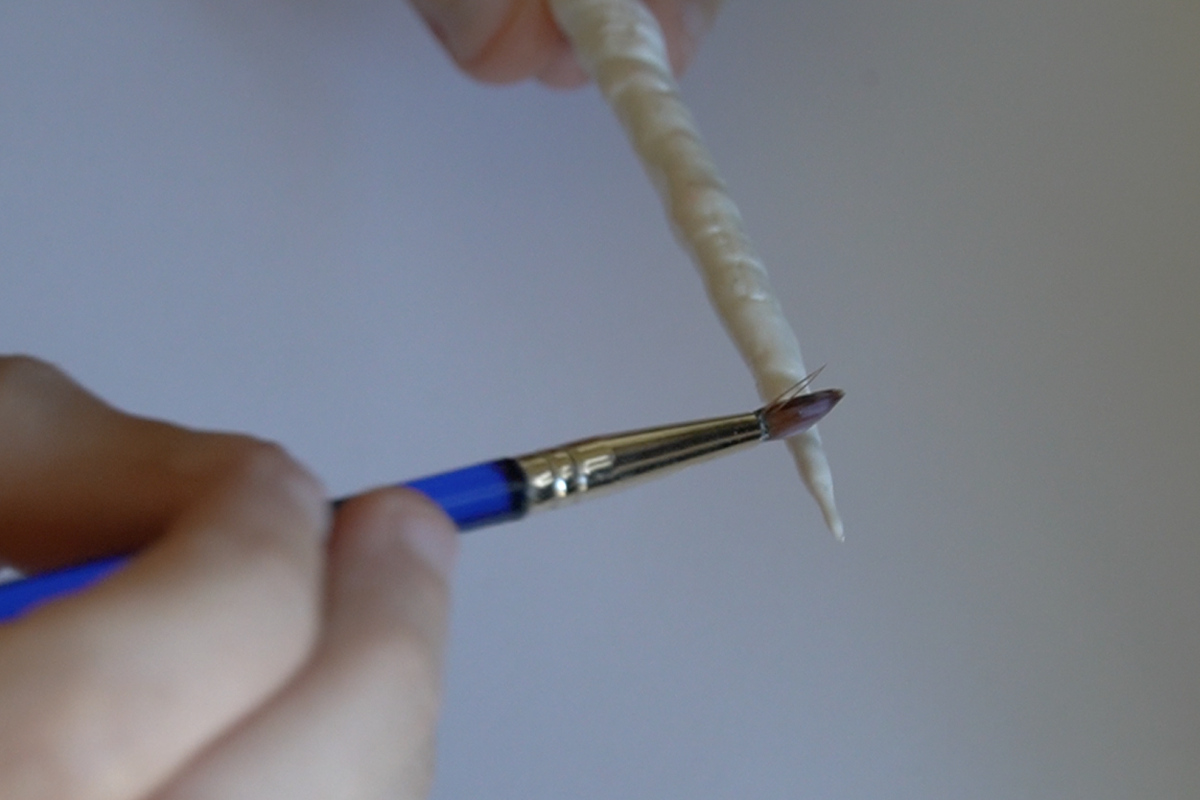 Tutorial: Make a Unicorn Horn and Hold it on Your Forehead