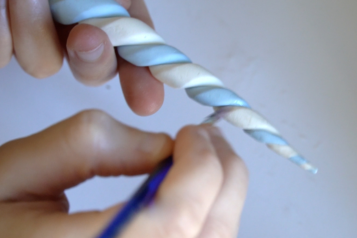 How to Create a Unicorn Horn and Hold it on Your Forehead