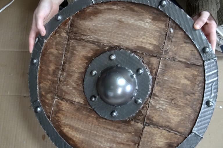 Tutorial: How to Make "Wooden" Shield for Costumes