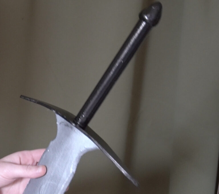 Tutorial: Cosplay Swords for Beginners