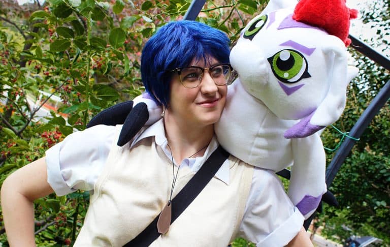 100+ Pose Ideas for Cosplay Photography