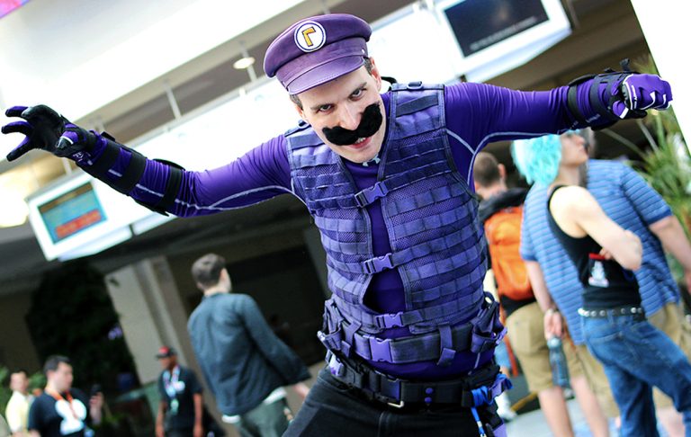 51 Cool Cosplay Poses (for better cosplay photos)